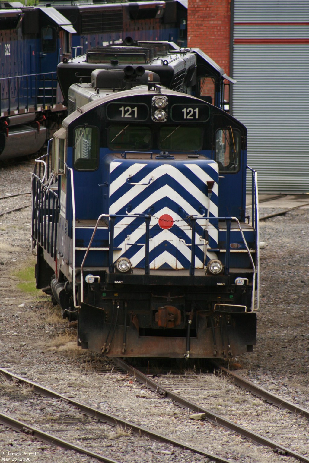 MRL 121 (GP9) sits in the yard